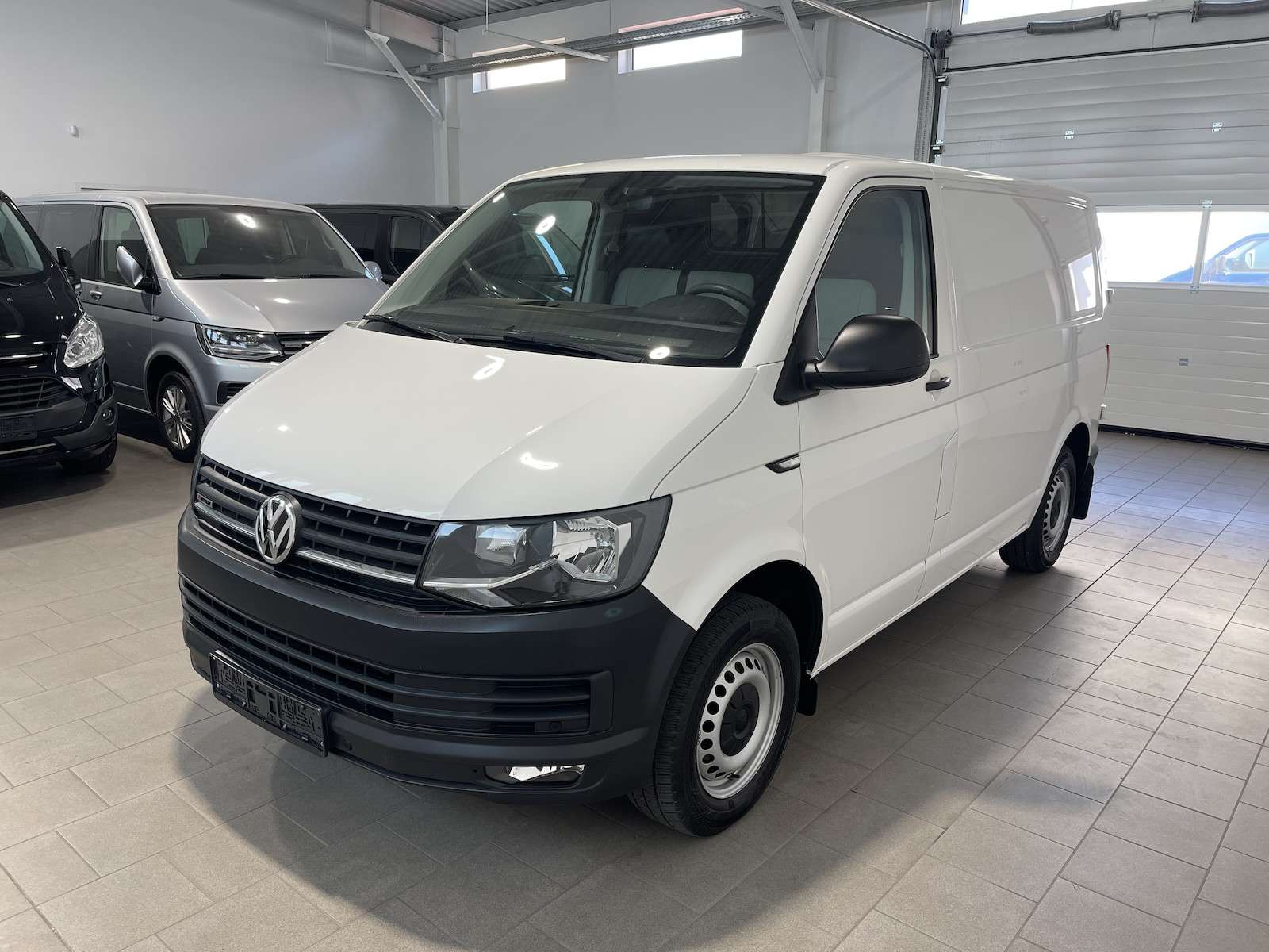 Coche VOLKSWAGEN T6 Transporter Diésel 2017 - 50654